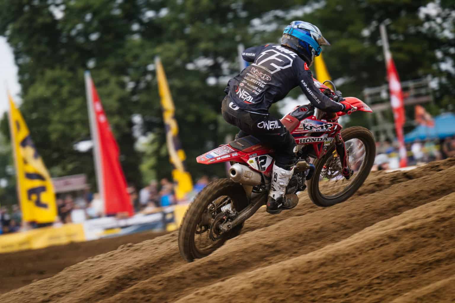 Max holt den Titel zurück ins rote Lager - CROSS Magazin