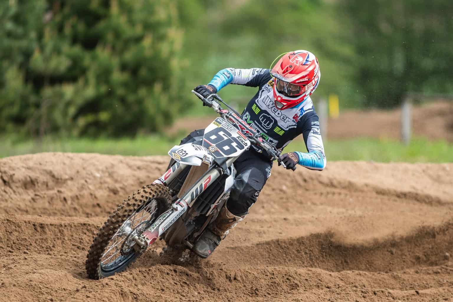 Tim Koch feiert seinen ersten DMX-Tagessieg der Saison 2025 - CROSS Magazin